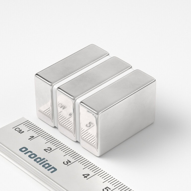 Neodýmový magnet kváder 30×20×10 mm - N38 - orodian.sk